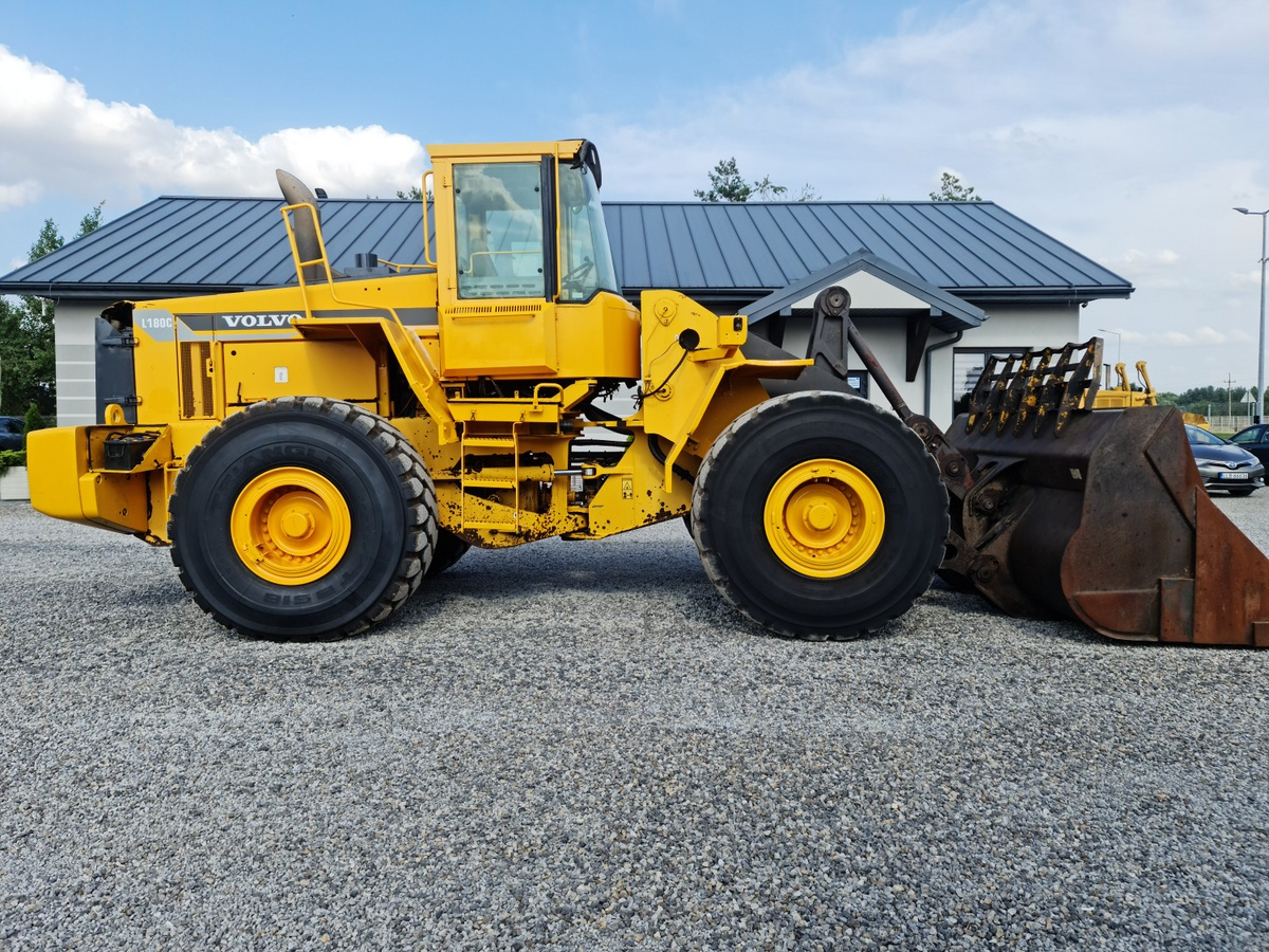 Dawid Gwóźdź - Maszyny budowlane - VOLVO L180C