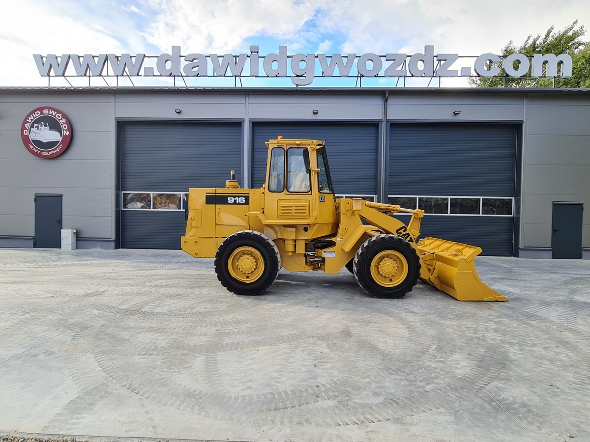 Dawid Gwóźdź - Maszyny budowlane - CATERPILLAR 916