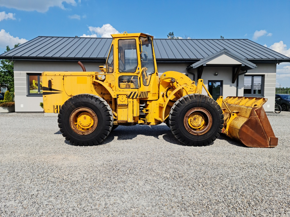 Dawid Gwóźdź - Maszyny budowlane - CATERPILLAR 950